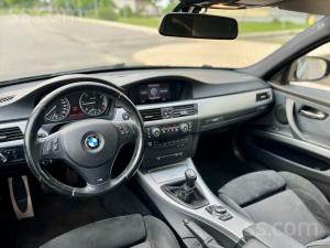 Black BMW 318 2009 in Riga, with an engine capacity of 2.00 L and mileage of 272 thousand km for 5390 €, photo 8 on AUTOMOTO.COM.LV