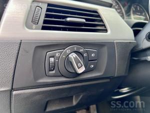 Black BMW 318 2009 in Riga, with an engine capacity of 2.00 L and mileage of 272 thousand km for 5390 €, photo 13 on AUTOMOTO.COM.LV