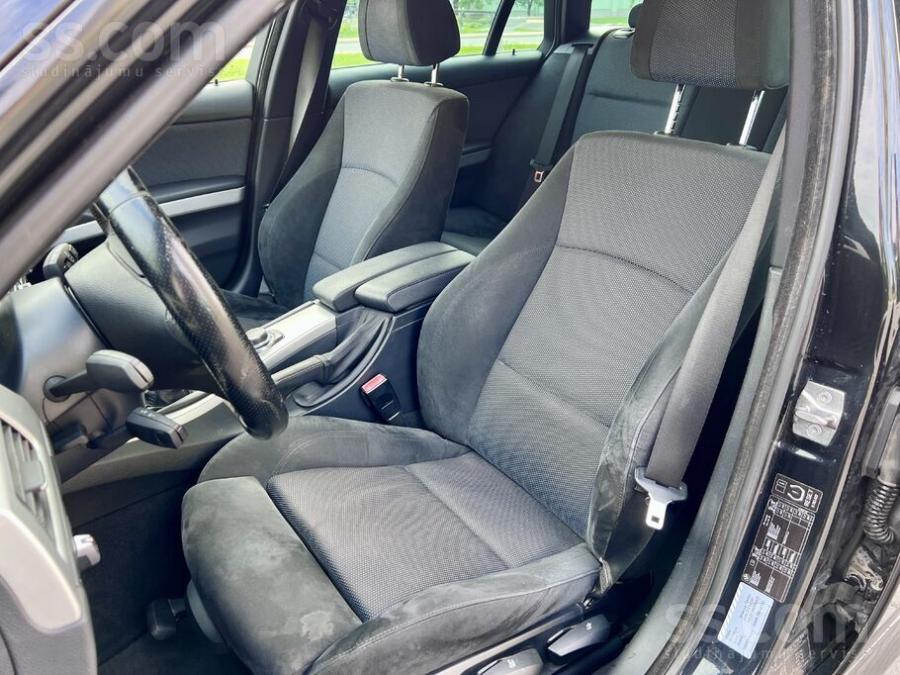 Black BMW 318 2009 in Riga, with an engine capacity of 2.00 L and mileage of 272 thousand km for 5390 €, photo 15 on AUTOMOTO.COM.LV