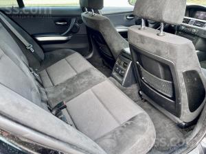 Black BMW 318 2009 in Riga, with an engine capacity of 2.00 L and mileage of 272 thousand km for 5390 €, photo 16 on AUTOMOTO.COM.LV