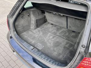 Black BMW 318 2009 in Riga, with an engine capacity of 2.00 L and mileage of 272 thousand km for 5390 €, photo 19 on AUTOMOTO.COM.LV