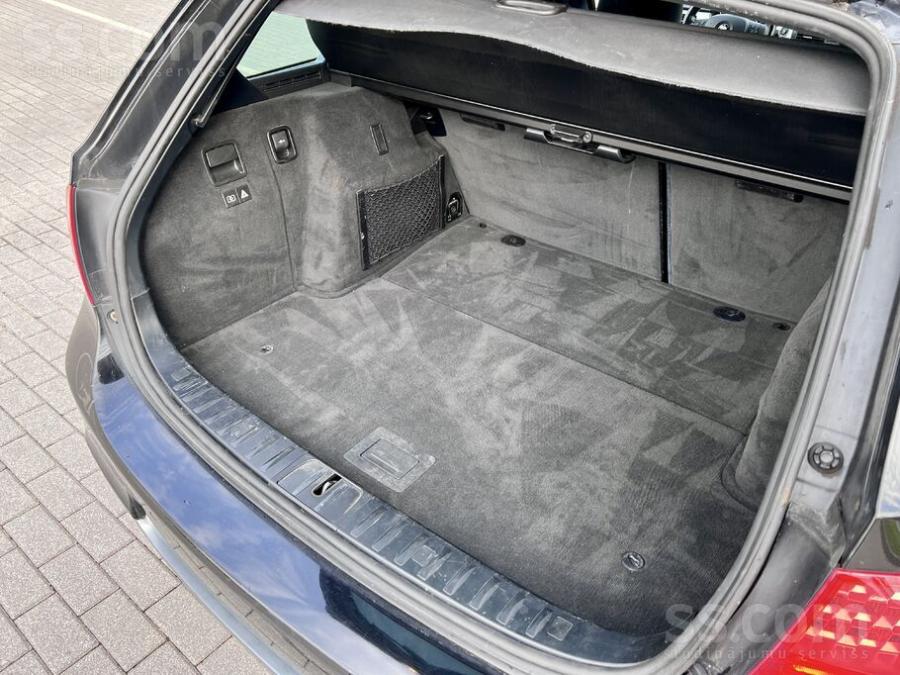 Black BMW 318 2009 in Riga, with an engine capacity of 2.00 L and mileage of 272 thousand km for 5390 €, photo 19 on AUTOMOTO.COM.LV