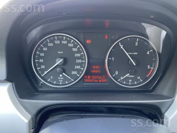 Black BMW 318 2009 in Riga, with an engine capacity of 2.00 L and mileage of 300 thousand km for 4650 €, photo 10 on AUTOMOTO.COM.LV