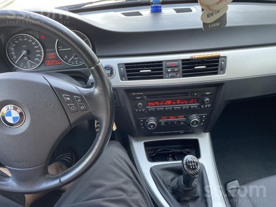 Melns BMW 318 2009 Rīga, ar dzinēja tilpumu 2.00 L un nobraukumu 300 tūkst. km par 4650 €, foto 15 vietnē AUTOMOTO.COM.LV