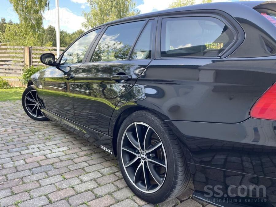 Melns BMW 318 2009 Rīga, ar dzinēja tilpumu 2.00 L un nobraukumu 300 tūkst. km par 4650 €, foto 18 vietnē AUTOMOTO.COM.LV