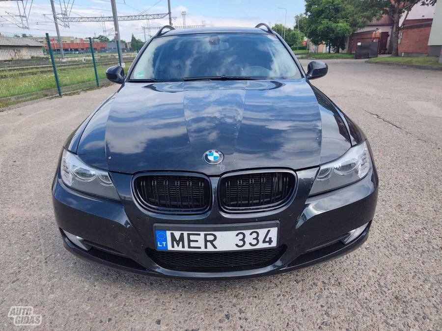Black BMW 318 2009 in Siauliai, with an engine capacity of 2.00 L and mileage of 261 thousand km for 2950 €, photo 3 on AUTOMOTO.COM.LV