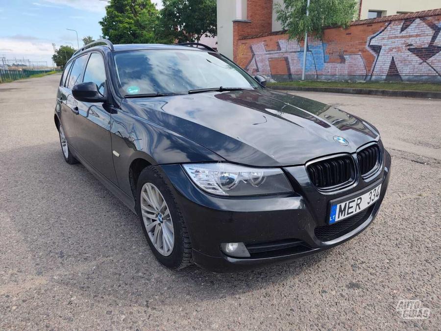 Black BMW 318 2009 in Siauliai, with an engine capacity of 2.00 L and mileage of 261 thousand km for 2950 €, photo 4 on AUTOMOTO.COM.LV
