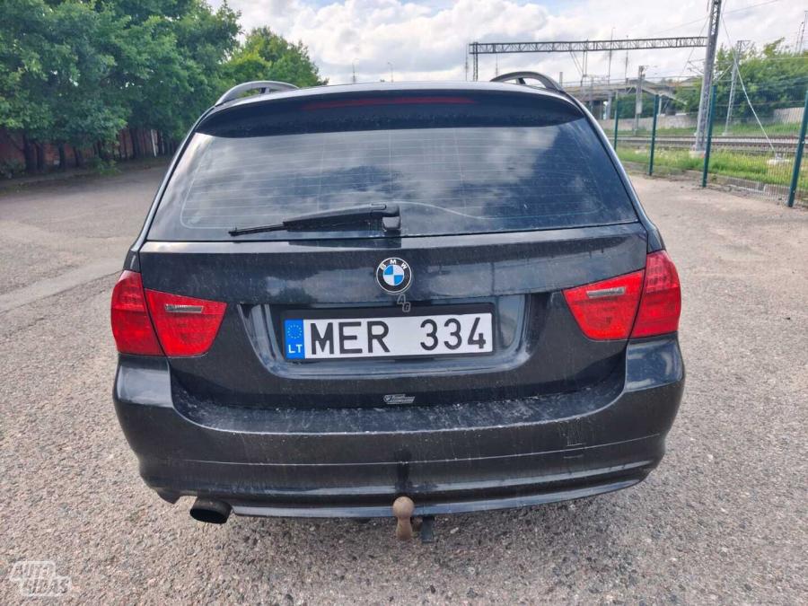 Black BMW 318 2009 in Siauliai, with an engine capacity of 2.00 L and mileage of 261 thousand km for 2950 €, photo 6 on AUTOMOTO.COM.LV