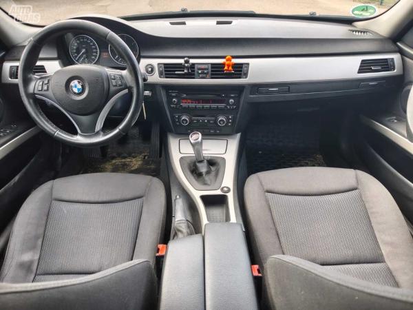 Melns BMW 318 2009 Šauļi, ar dzinēja tilpumu 2.00 L un nobraukumu 261 tūkst. km par 2950 €, foto 9 vietnē AUTOMOTO.COM.LV