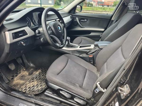 Melns BMW 318 2009 Šauļi, ar dzinēja tilpumu 2.00 L un nobraukumu 261 tūkst. km par 2950 €, foto 10 vietnē AUTOMOTO.COM.LV