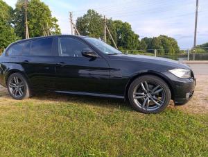 Black BMW 318 2009 in Kaunas, with an engine capacity of 1.80 L and mileage of 280 thousand km for 3800 €, photo 6 on AUTOMOTO.COM.LV