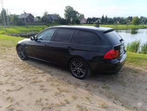 Black BMW 318 2009 in Kaunas, with an engine capacity of 1.80 L and mileage of 280 thousand km for 3800 €, photo 9 on AUTOMOTO.COM.LV
