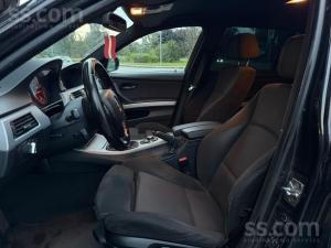 Black BMW 318 2009 in Riga, with an engine capacity of 2.00 L and mileage of 285 thousand km for 5950 €, photo 12 on AUTOMOTO.COM.LV