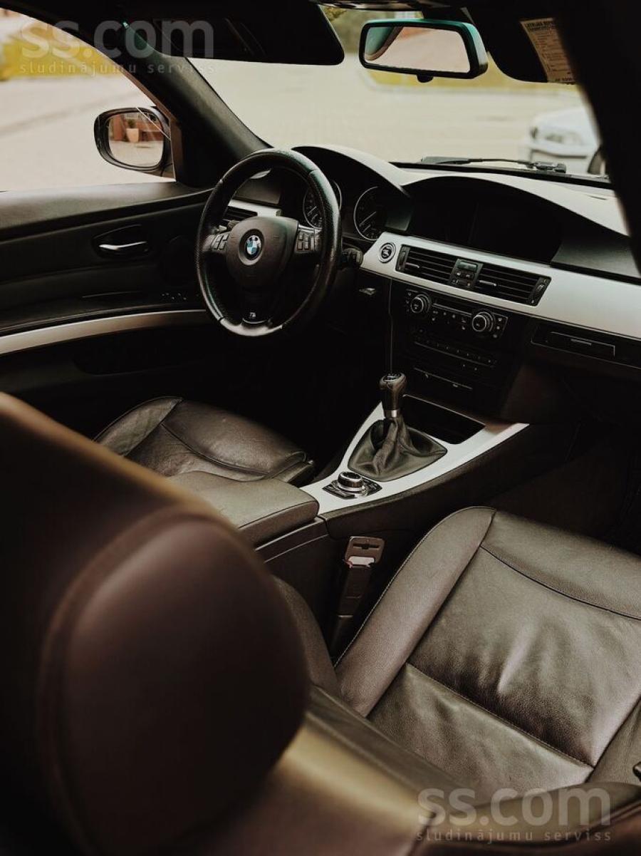 Black BMW 318 2009 in Aluksne, with an engine capacity of 2.00 L and mileage of 474 thousand km for 5300 €, photo 8 on AUTOMOTO.COM.LV