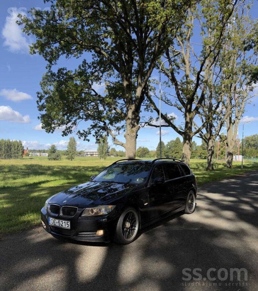 Melns BMW 318 2009 Valmiera, ar dzinēja tilpumu 2.00 L un nobraukumu 221 tūkst. km par 4500 €, foto 1 vietnē AUTOMOTO.COM.LV