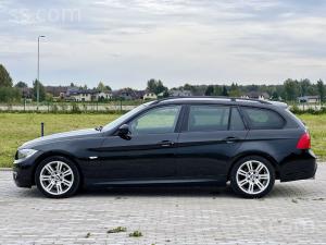 Black BMW 318 2009 in Riga, with an engine capacity of 2.00 L and mileage of 272 thousand km for 4890 €, photo 26 on AUTOMOTO.COM.LV
