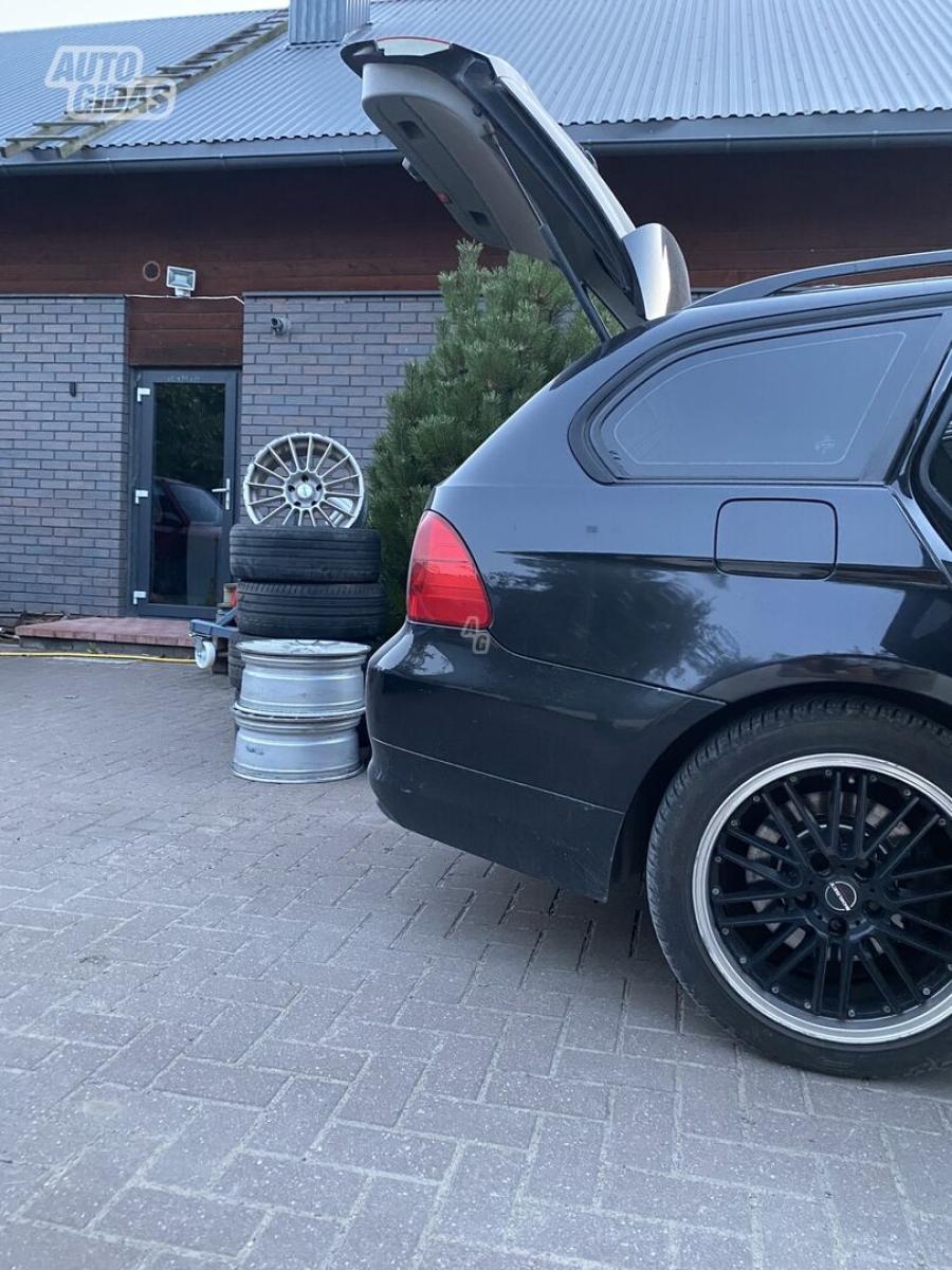 Melns BMW 318 2009 Kauņa, ar dzinēja tilpumu 2.00 L un nobraukumu 330 tūkst. km par 3990 €, foto 12 vietnē AUTOMOTO.COM.LV