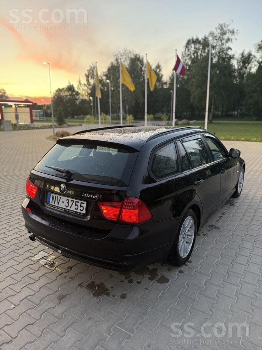 Melns BMW 318 2010 Jēkabpils, ar dzinēja tilpumu 2.00 L un nobraukumu 312 tūkst. km par 3500 €, foto 5 vietnē AUTOMOTO.COM.LV