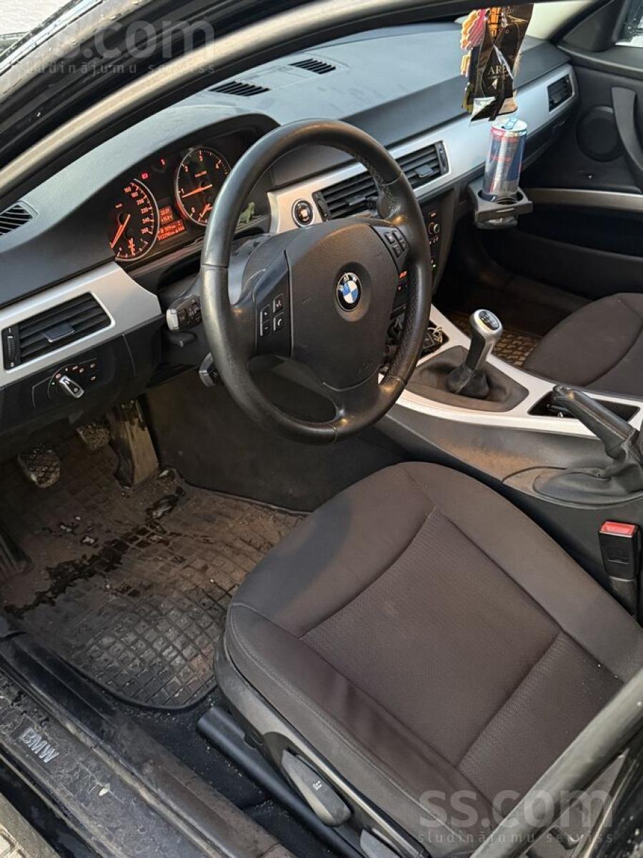 Melns BMW 318 2010 Jēkabpils, ar dzinēja tilpumu 2.00 L un nobraukumu 312 tūkst. km par 3500 €, foto 9 vietnē AUTOMOTO.COM.LV