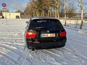 Black BMW 318 2010 in Vilnius, with an engine capacity of 0.00 L and mileage of 330 thousand km for 2100 €, photo 2 on AUTOMOTO.COM.LV