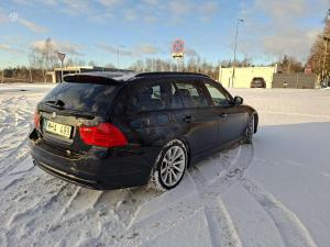 Black BMW 318 2010 in Vilnius, with an engine capacity of 0.00 L and mileage of 330 thousand km for 2100 €, photo 3 on AUTOMOTO.COM.LV