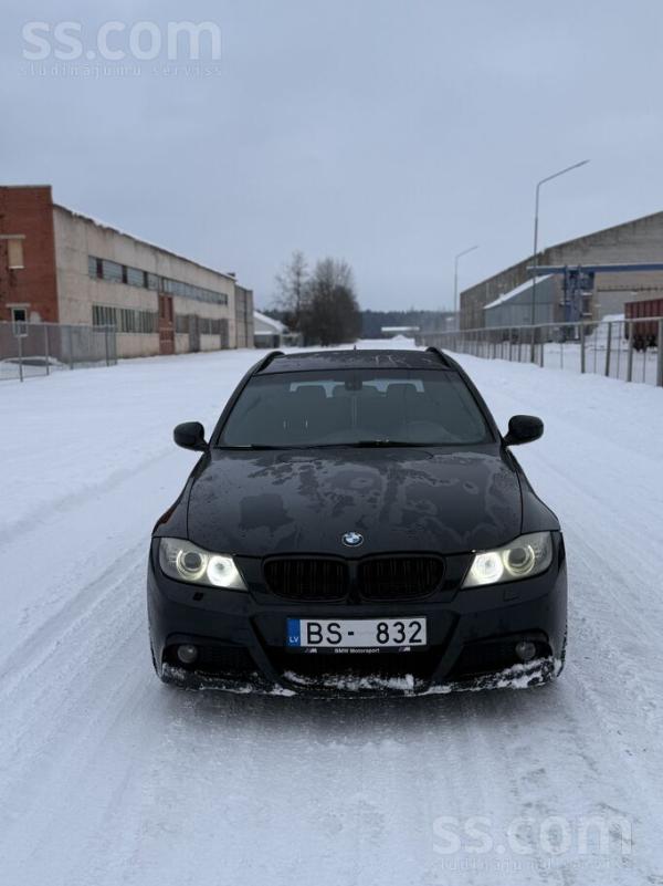 Melns BMW 318 2010 Jelgava, ar dzinēja tilpumu 2.00 L un nobraukumu 361 tūkst. km par 6150 €, foto 9 vietnē AUTOMOTO.COM.LV