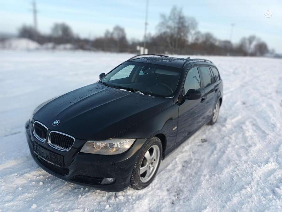 Black BMW 318 2010 in Marijampole, with an engine capacity of 2.00 L and mileage of 364 thousand km for 4300 €, photo 3 on AUTOMOTO.COM.LV