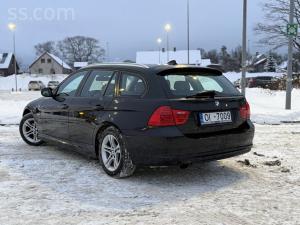 Black BMW 318 2010 in Talsi, with an engine capacity of 2.00 L and mileage of 318 thousand km for 4990 €, photo 3 on AUTOMOTO.COM.LV