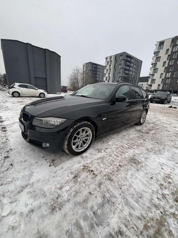Melns BMW 318 2010 Kauņa, ar dzinēja tilpumu 2.00 L un nobraukumu 388 tūkst. km par 4300 €, foto 2 vietnē AUTOMOTO.COM.LV