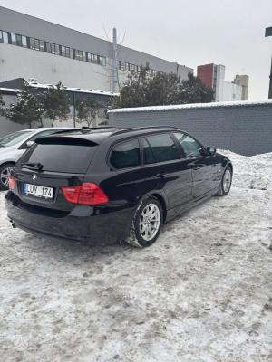 Black BMW 318 2010 in Kaunas, with an engine capacity of 2.00 L and mileage of 388 thousand km for 4300 €, photo 6 on AUTOMOTO.COM.LV