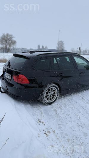 Melns BMW 318 2010 Bauska, ar dzinēja tilpumu 2.00 L un nobraukumu 310 tūkst. km par 4200 €, foto 4 vietnē AUTOMOTO.COM.LV
