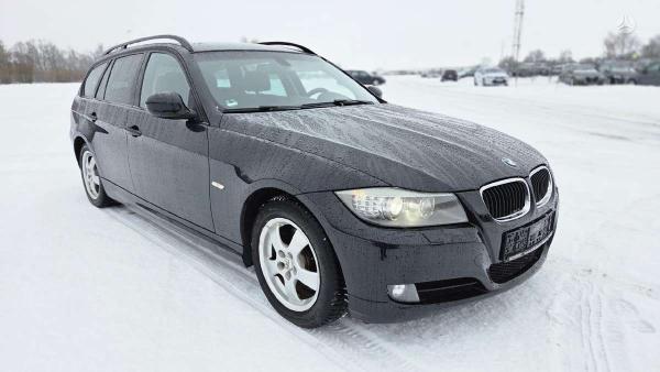 Melns BMW 318 2010 Marijampole, ar dzinēja tilpumu 2.00 L un nobraukumu 364 tūkst. km par 4300 €, foto 1 vietnē AUTOMOTO.COM.LV
