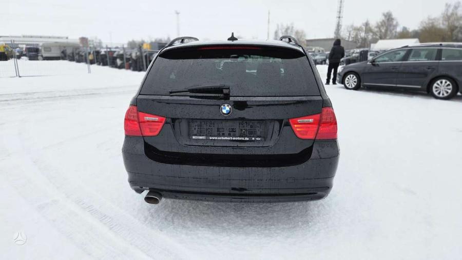 Black BMW 318 2010 in Marijampole, with an engine capacity of 2.00 L and mileage of 364 thousand km for 4300 €, photo 6 on AUTOMOTO.COM.LV