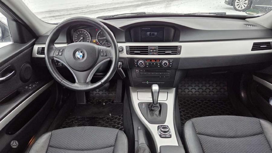Black BMW 318 2010 in Marijampole, with an engine capacity of 2.00 L and mileage of 364 thousand km for 4300 €, photo 15 on AUTOMOTO.COM.LV