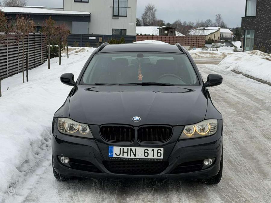 Melns BMW 318 2010 Viļņa, ar dzinēja tilpumu 2.00 L un nobraukumu 383 tūkst. km par 3200 €, foto 5 vietnē AUTOMOTO.COM.LV