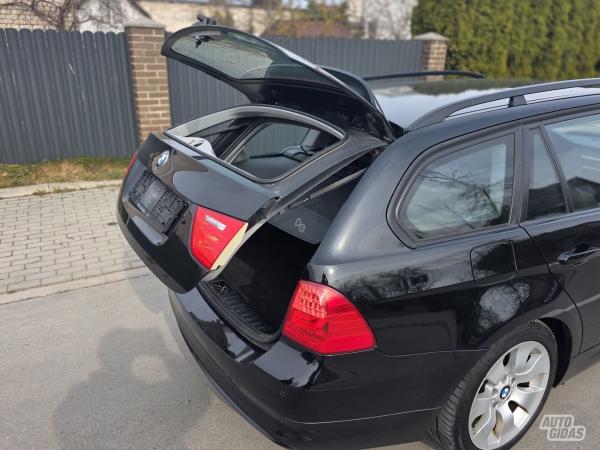Black BMW 318 2010 in Radviliskis, with an engine capacity of 2.00 L and mileage of 291 thousand km for 2999 €, photo 8 on AUTOMOTO.COM.LV