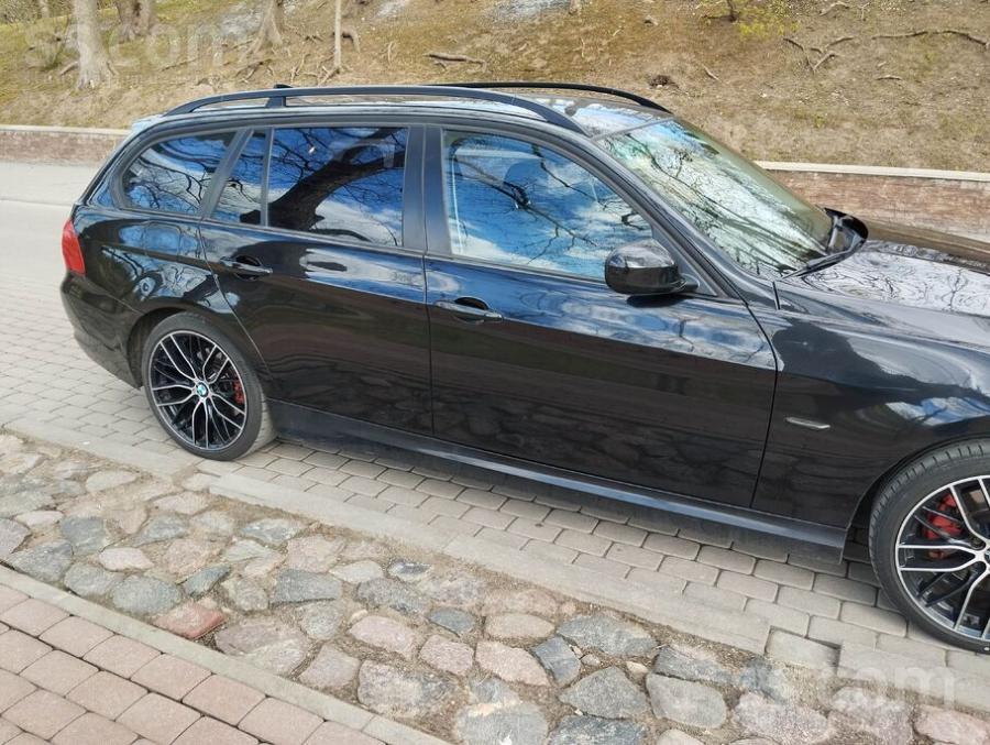 Melns BMW 318 2010 Bauska, ar dzinēja tilpumu 2.00 L un nobraukumu 285 tūkst. km par 4490 €, foto 4 vietnē AUTOMOTO.COM.LV
