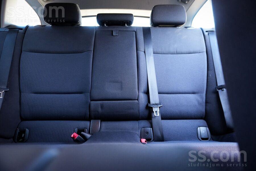 Black BMW 318 2010 in Riga, with an engine capacity of 2.00 L and mileage of 306 thousand km for 5390 €, photo 9 on AUTOMOTO.COM.LV