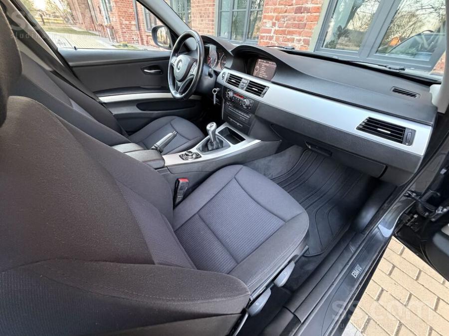 Melns BMW 318 2010 Rīga, ar dzinēja tilpumu 2.00 L un nobraukumu 293 tūkst. km par 5450 €, foto 14 vietnē AUTOMOTO.COM.LV