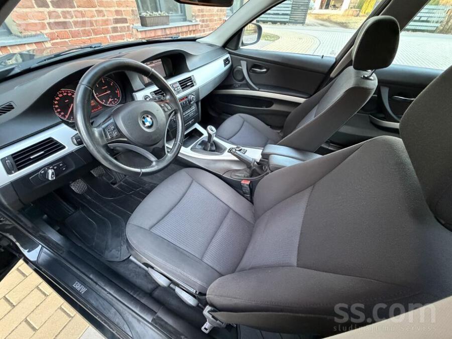 Melns BMW 318 2010 Rīga, ar dzinēja tilpumu 2.00 L un nobraukumu 293 tūkst. km par 5450 €, foto 15 vietnē AUTOMOTO.COM.LV