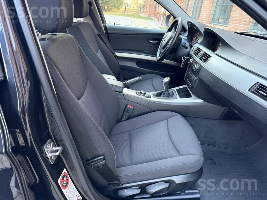Melns BMW 318 2010 Rīga, ar dzinēja tilpumu 2.00 L un nobraukumu 293 tūkst. km par 5450 €, foto 16 vietnē AUTOMOTO.COM.LV