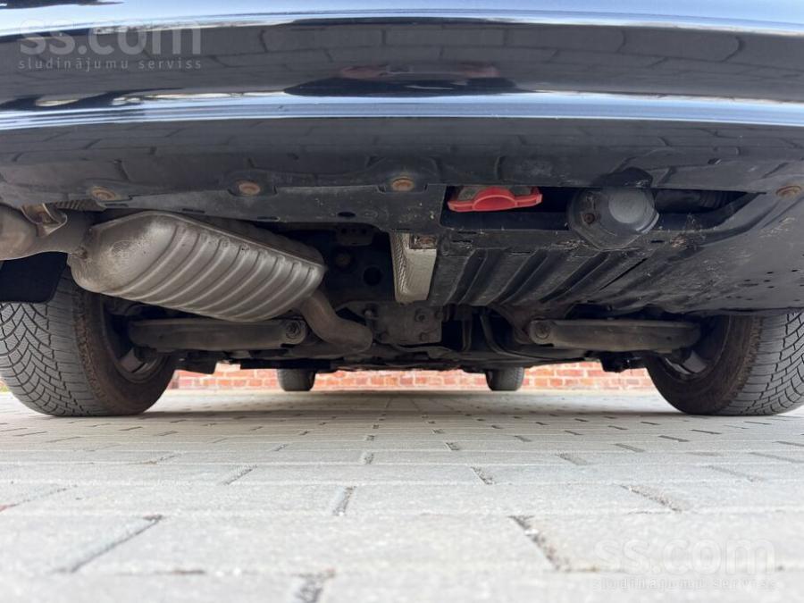 Melns BMW 318 2010 Rīga, ar dzinēja tilpumu 2.00 L un nobraukumu 293 tūkst. km par 5450 €, foto 32 vietnē AUTOMOTO.COM.LV