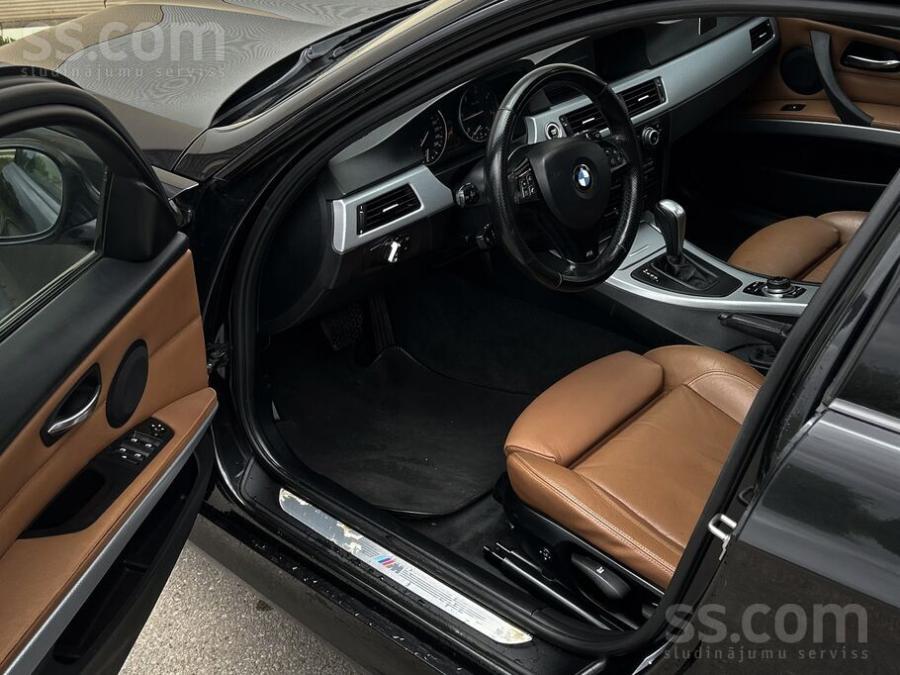 Black BMW 318 2010 in Tukums, with an engine capacity of 2.00 L and mileage of 376 thousand km for 6350 €, photo 9 on AUTOMOTO.COM.LV