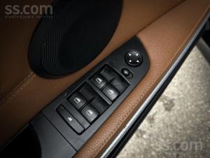 Black BMW 318 2010 in Tukums, with an engine capacity of 2.00 L and mileage of 376 thousand km for 6350 €, photo 11 on AUTOMOTO.COM.LV