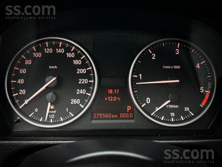 Black BMW 318 2010 in Tukums, with an engine capacity of 2.00 L and mileage of 376 thousand km for 6350 €, photo 16 on AUTOMOTO.COM.LV