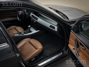 Black BMW 318 2010 in Tukums, with an engine capacity of 2.00 L and mileage of 376 thousand km for 6350 €, photo 22 on AUTOMOTO.COM.LV