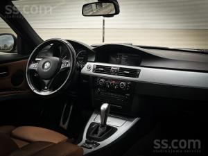Black BMW 318 2010 in Tukums, with an engine capacity of 2.00 L and mileage of 376 thousand km for 6350 €, photo 24 on AUTOMOTO.COM.LV