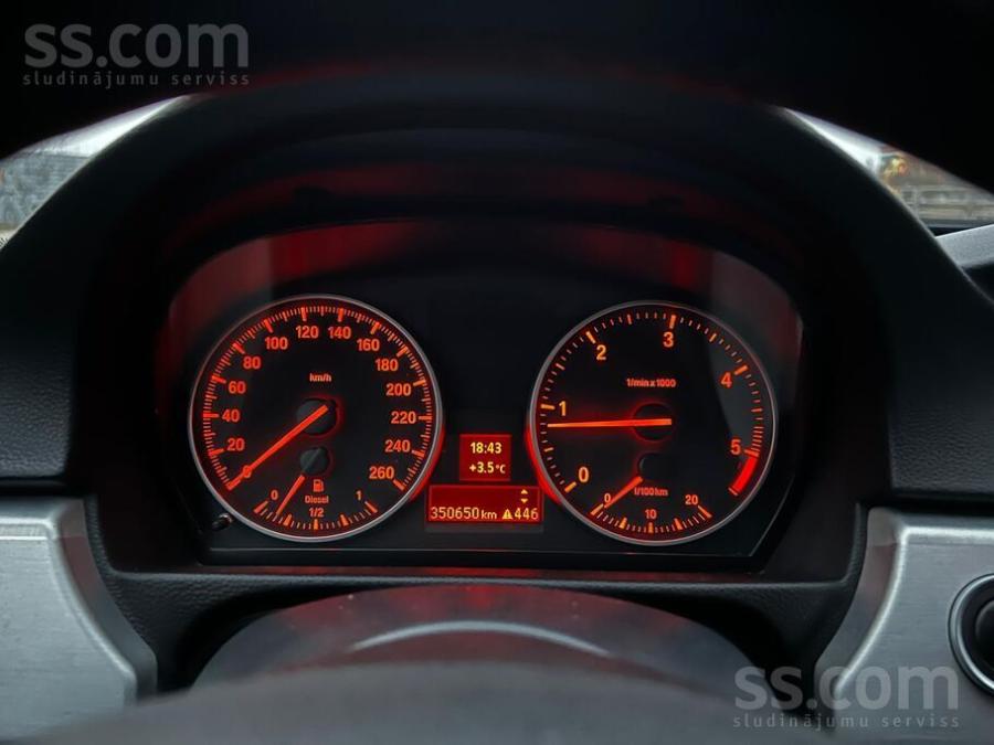 Melns BMW 318 2010 Rīga, ar dzinēja tilpumu 2.00 L un nobraukumu 351 tūkst. km par 5500 €, foto 11 vietnē AUTOMOTO.COM.LV