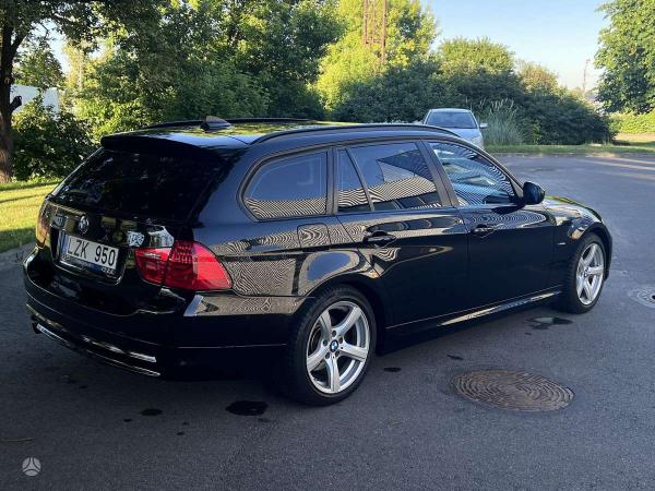 Melns BMW 318 2010 Viļņa, ar dzinēja tilpumu 2.00 L un nobraukumu 370 tūkst. km par 2950 €, foto 3 vietnē AUTOMOTO.COM.LV