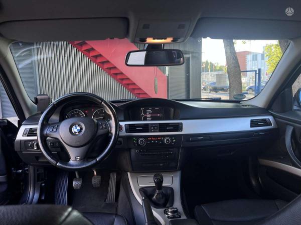 Melns BMW 318 2010 Viļņa, ar dzinēja tilpumu 2.00 L un nobraukumu 370 tūkst. km par 2950 €, foto 6 vietnē AUTOMOTO.COM.LV